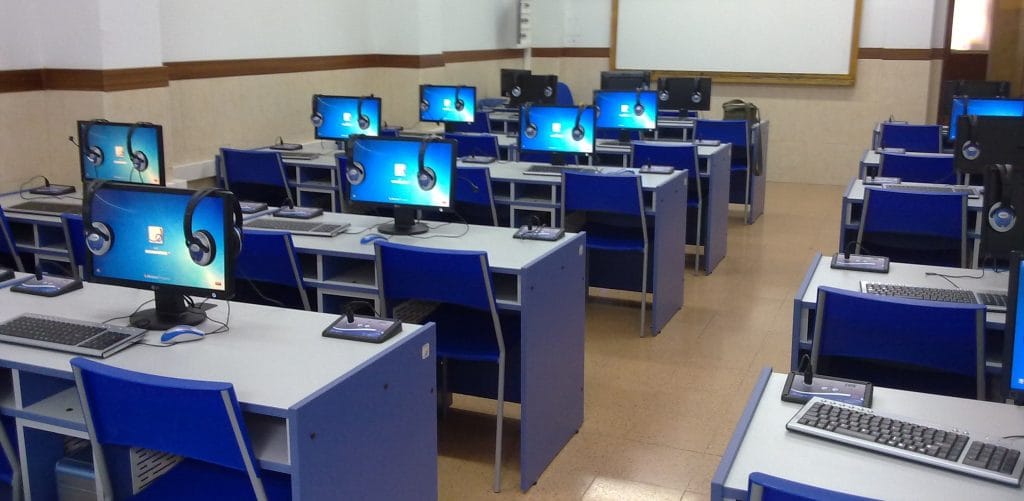 Why you should have a language lab in your classroom - Soroll Electronic